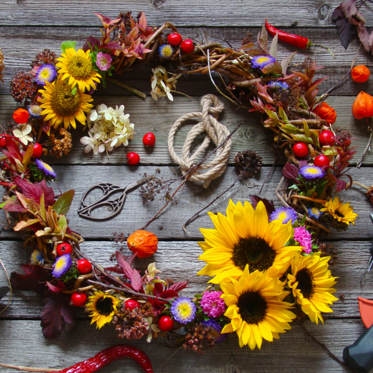 5 Delightful Ways to Create a Dried Flower Wreath - EspiLiving