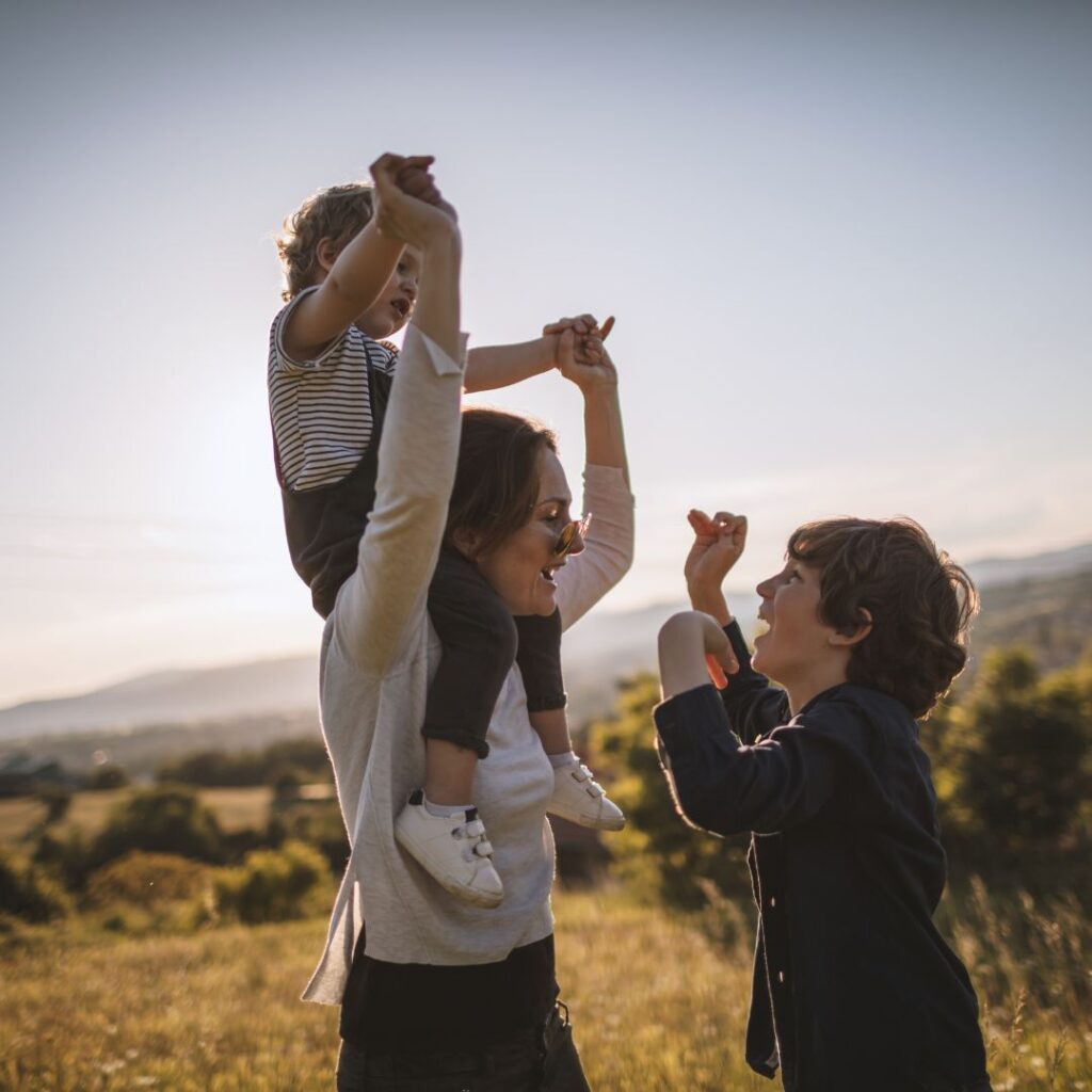 Leadership in Motherhood: 5 Key Principles - EspiLiving
